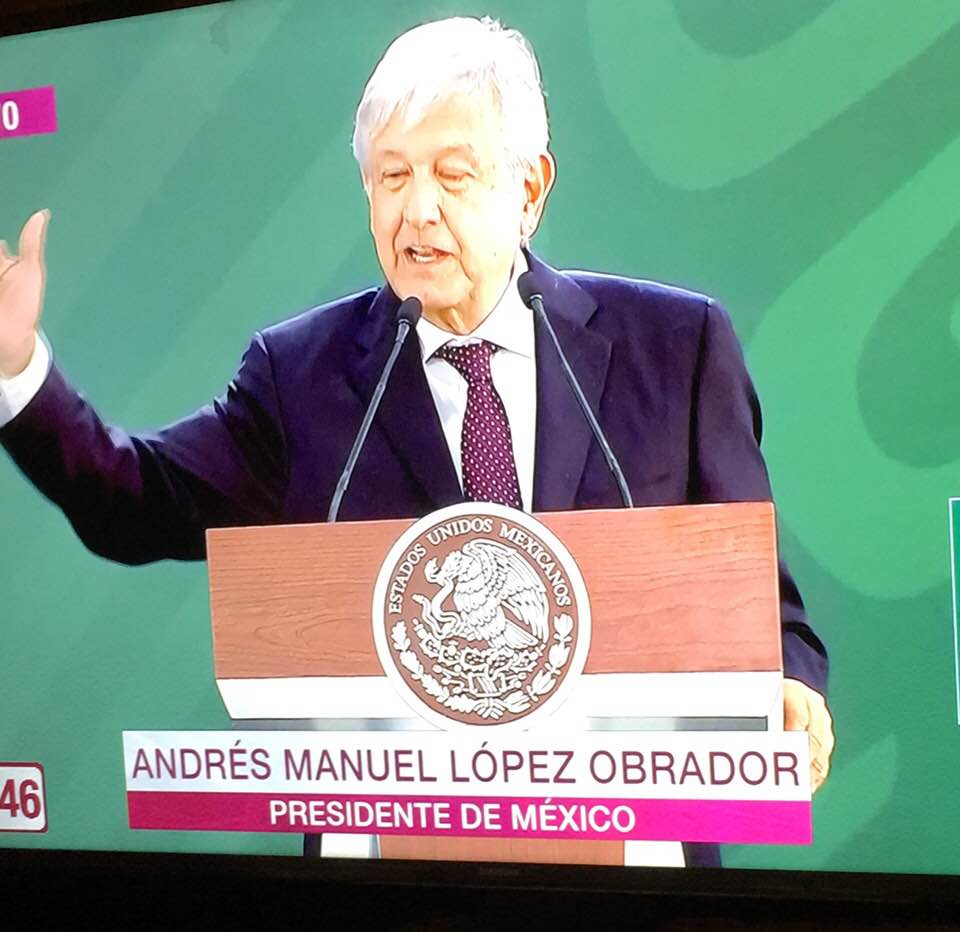 El Blog de Fred L. Alvarez: El encargo de AMLO a sus fans en redes sociales