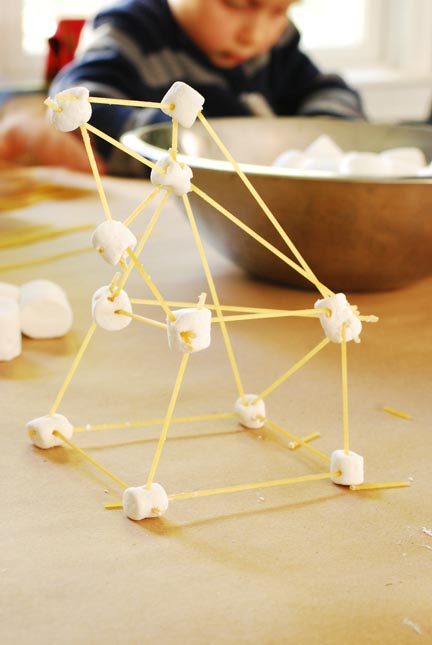 Q-made: Spaghetti & Marshmallows!