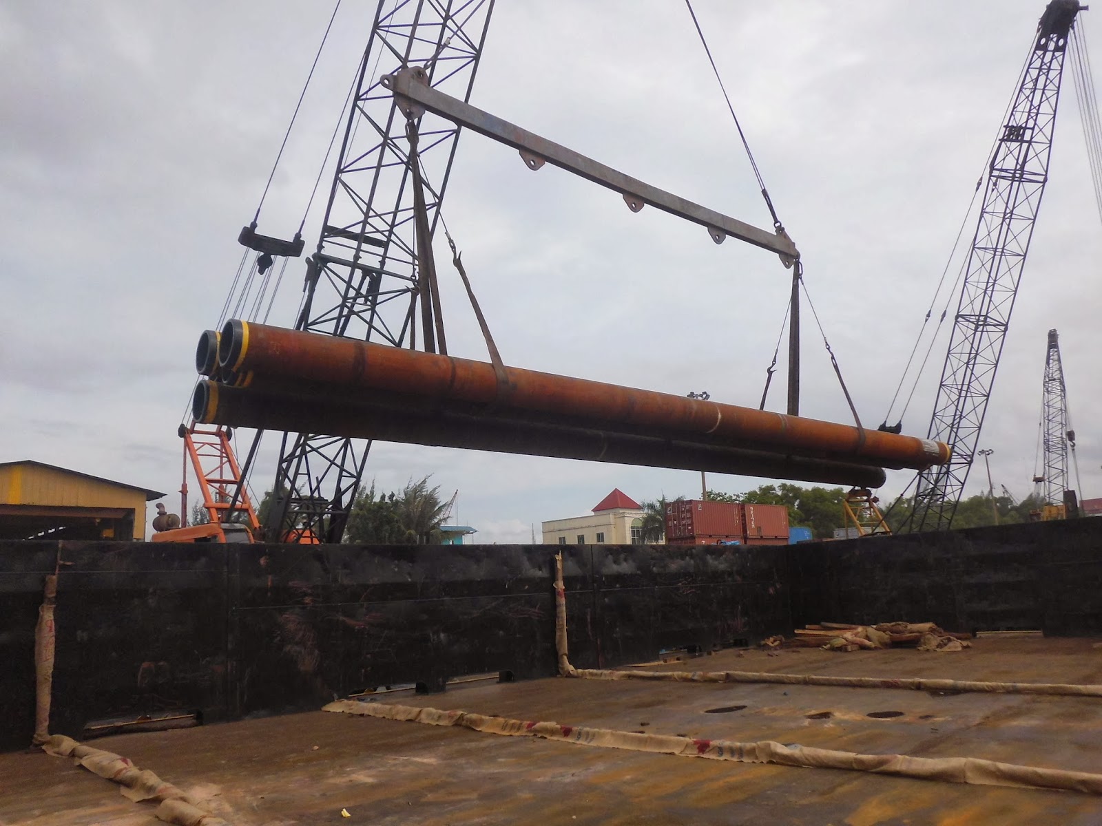 Loading Survey Barge Infinity 5 | PT. Binaga Ocean Surveyor (BOS)