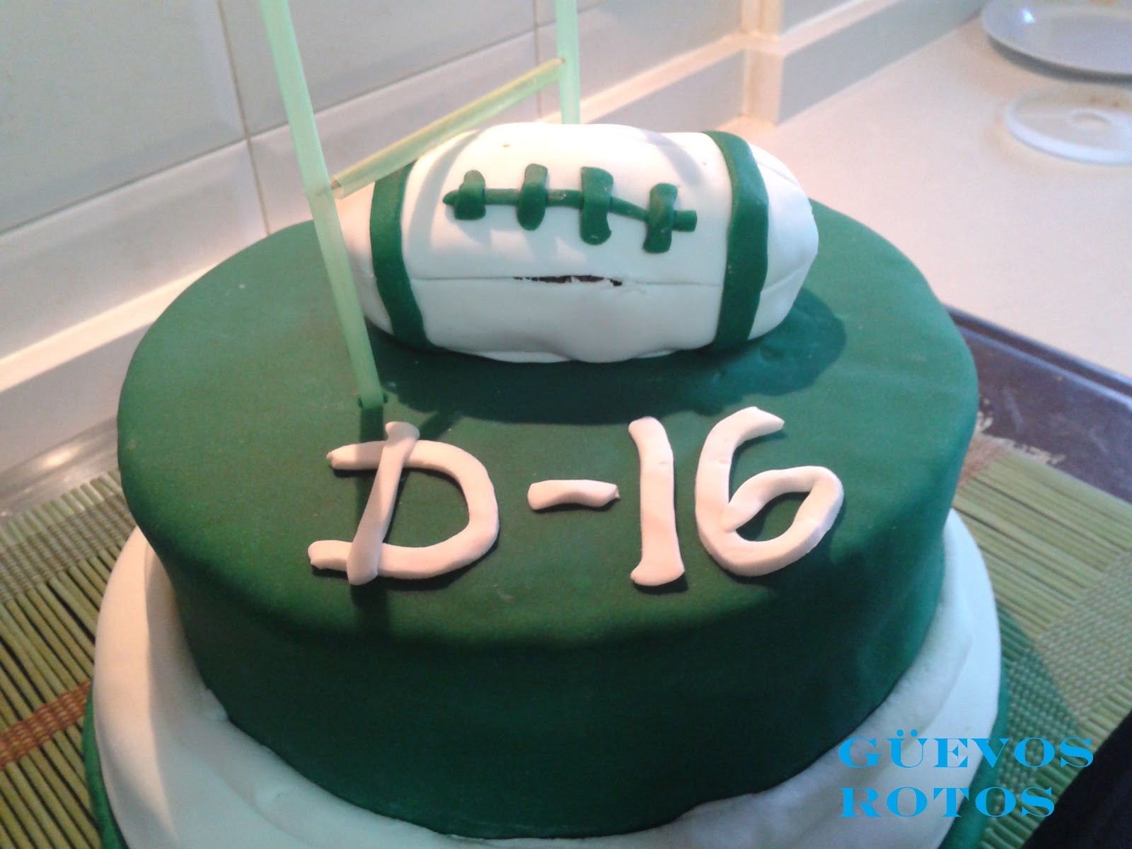 Güevos Rotos: TARTA FONDANT DE RUGBY PARA ALGUIEN MUY ESPECIAL
