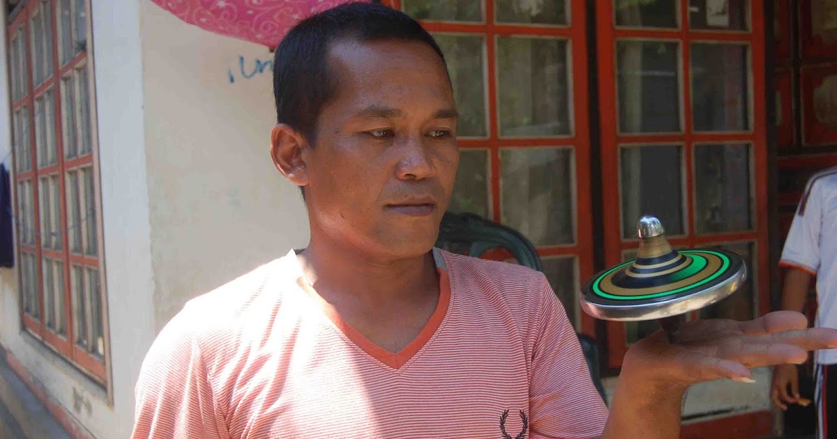 Seni Kayu Ukiran Gasing Lombok Timur yang Berbeda dengan yang Lain ...