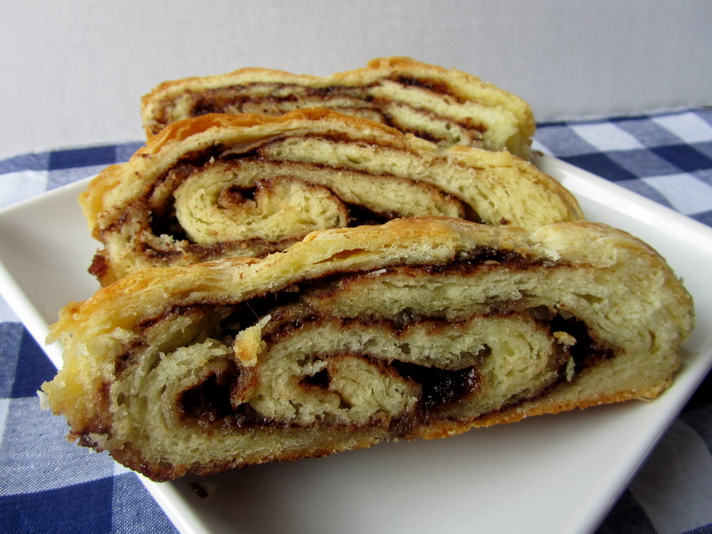 Mennonite Girls Can Cook: Cinnamon Biscuit Roll