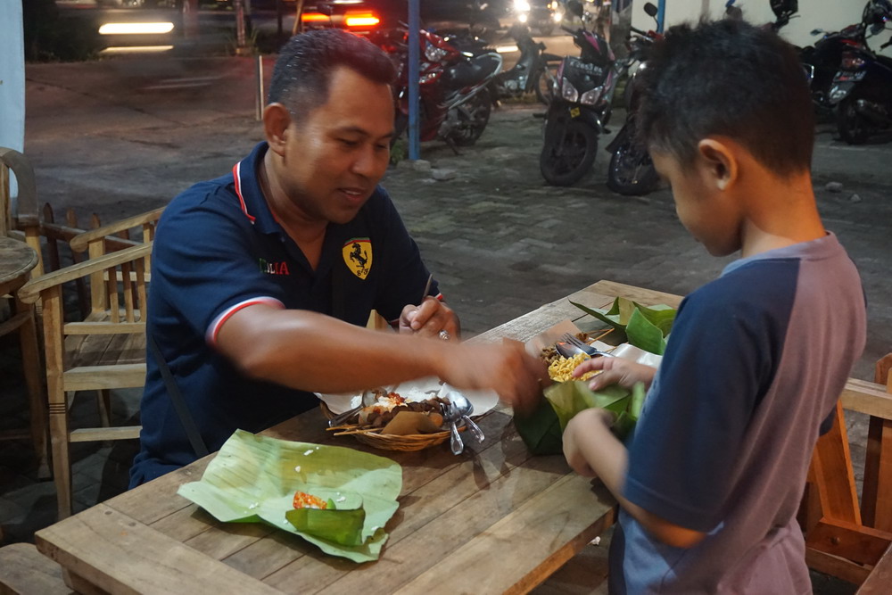 Daya Tarik Warung Angkringan