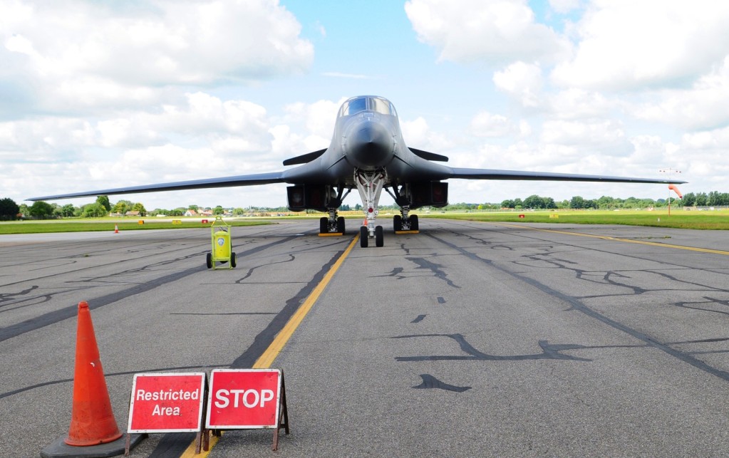United States Air Force (USAF) B-1B Lancer long range bomber | Global ...