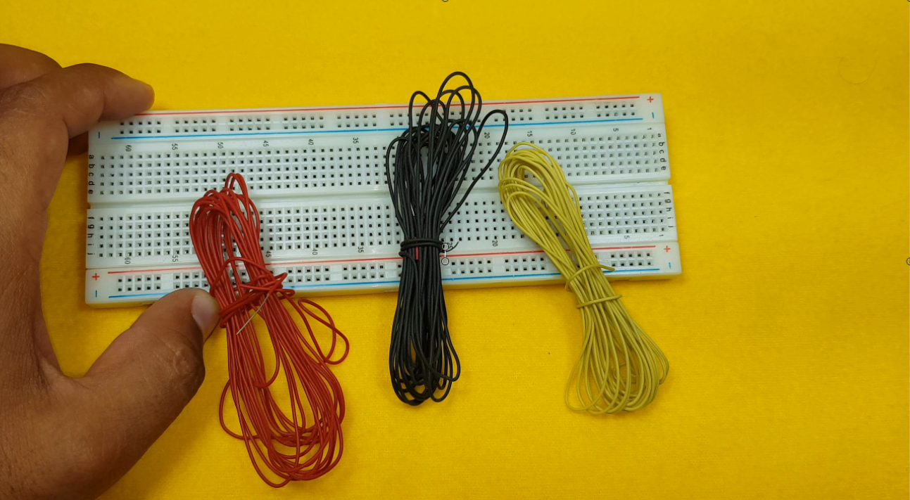 ¿Como utilizar o cómo funciona una Protoboard?