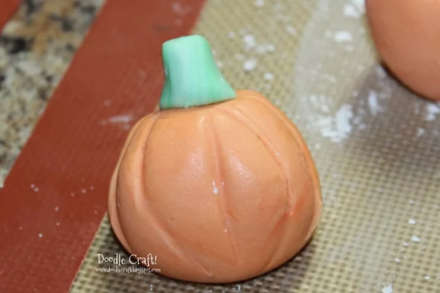 DIY Edible Googly Eyes!