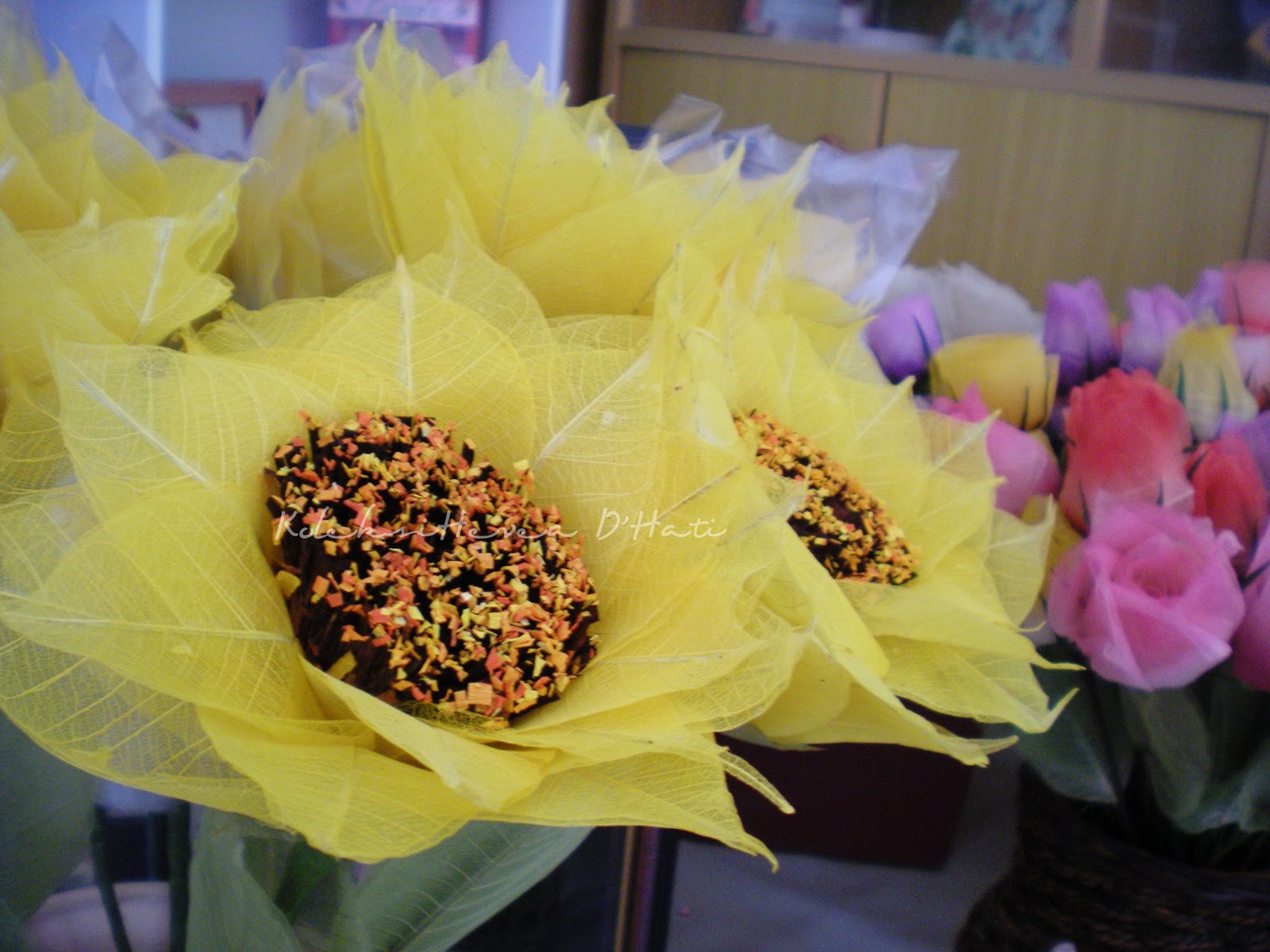 Kraf D'Hati (Kraftangan Bunga Daun Getah): Bunga Matahari