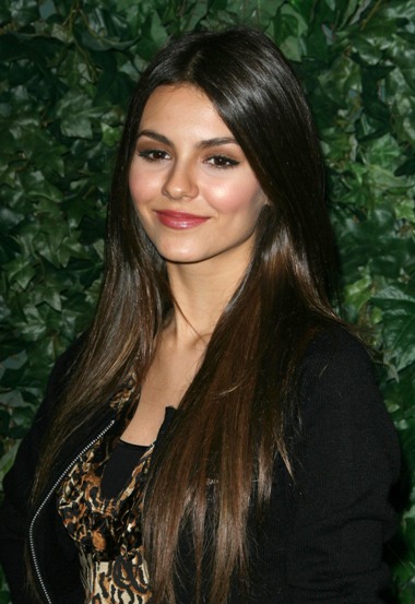 Mita Zone: American Actress and Singer Victoria Justice Photo Collection