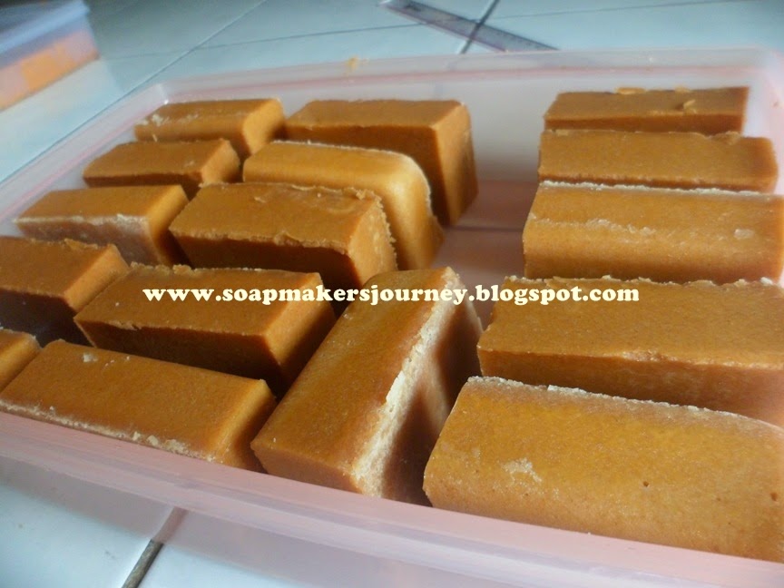 Membuat Sabun Alami / Herbal (2)