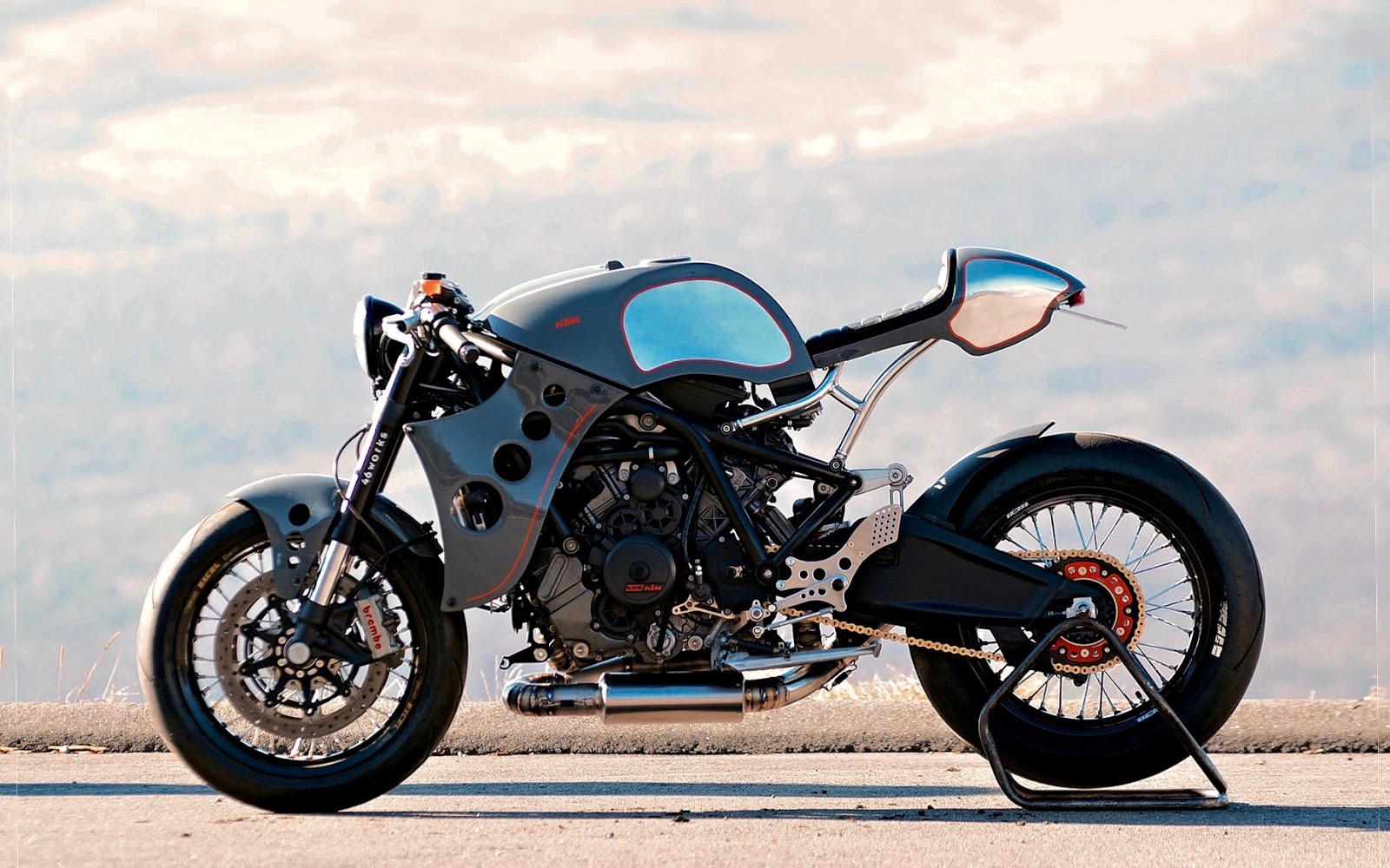 RC80 Ritmo Bestiale - Inazuma café racer