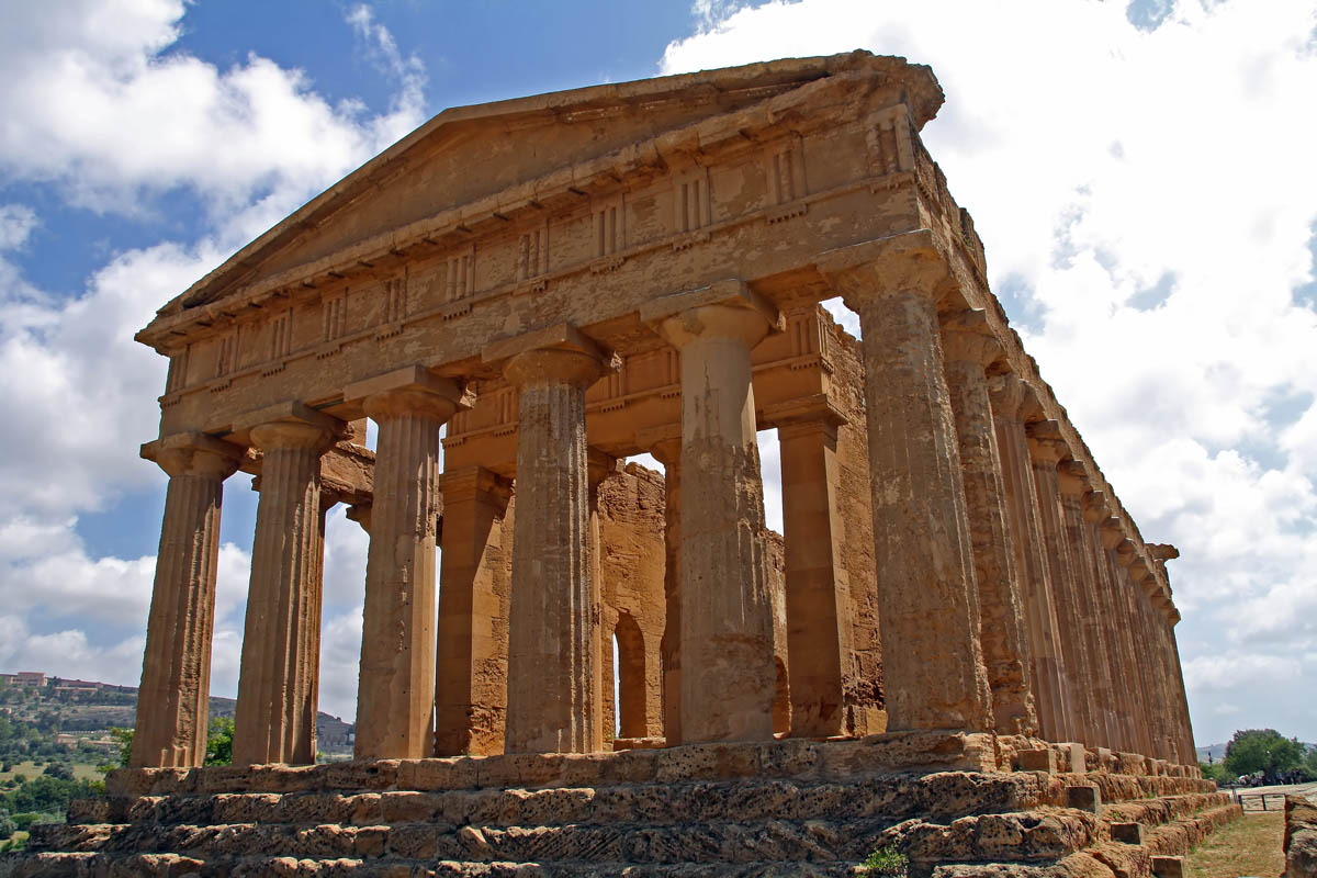 Suomalaisena Virossa: Sisilia osa 7: Agrigenton temppelit ja azzurro-mies