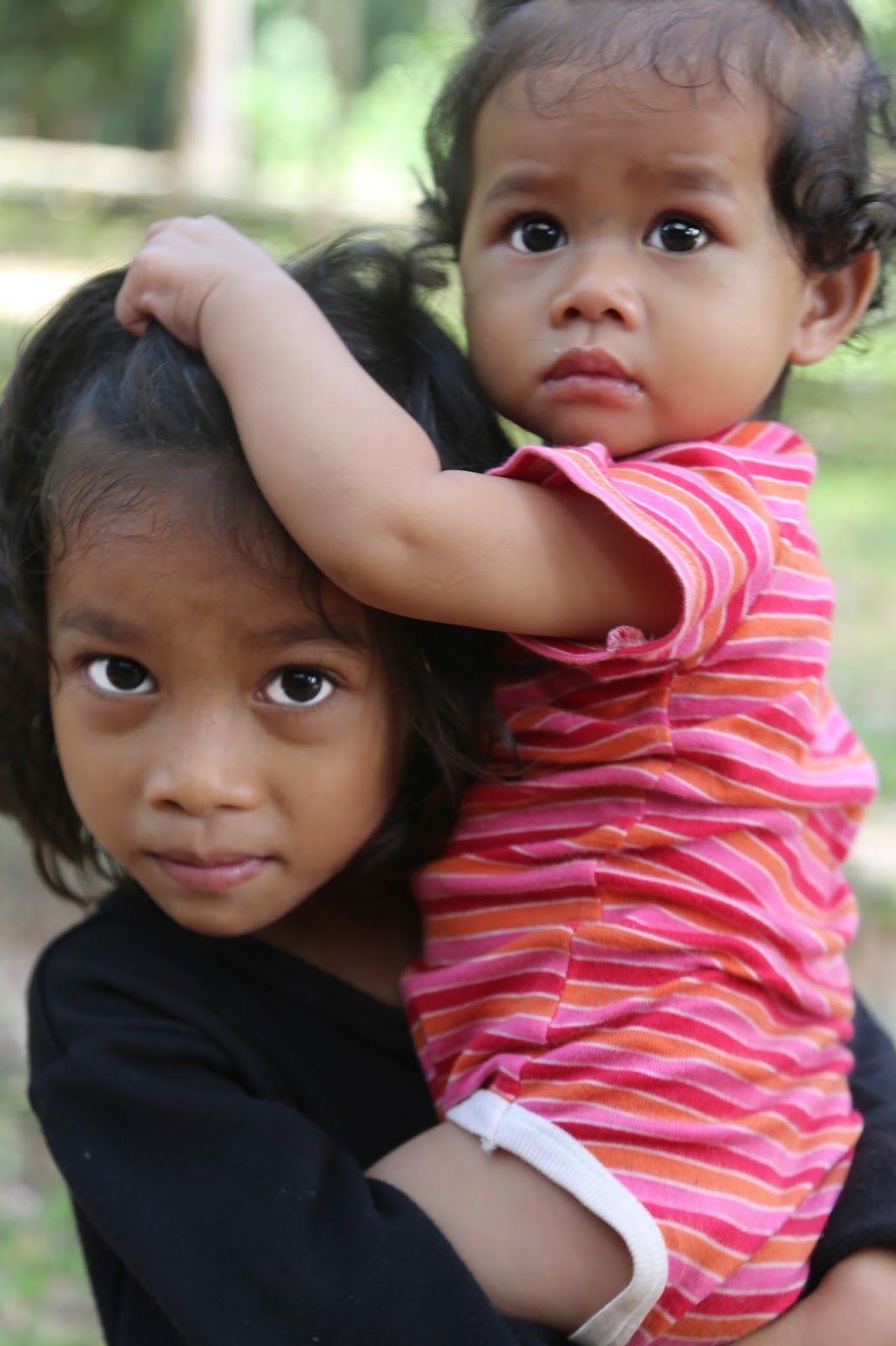 Chuck Kuhn's Cambodia : Cambodia Children Love and Smile