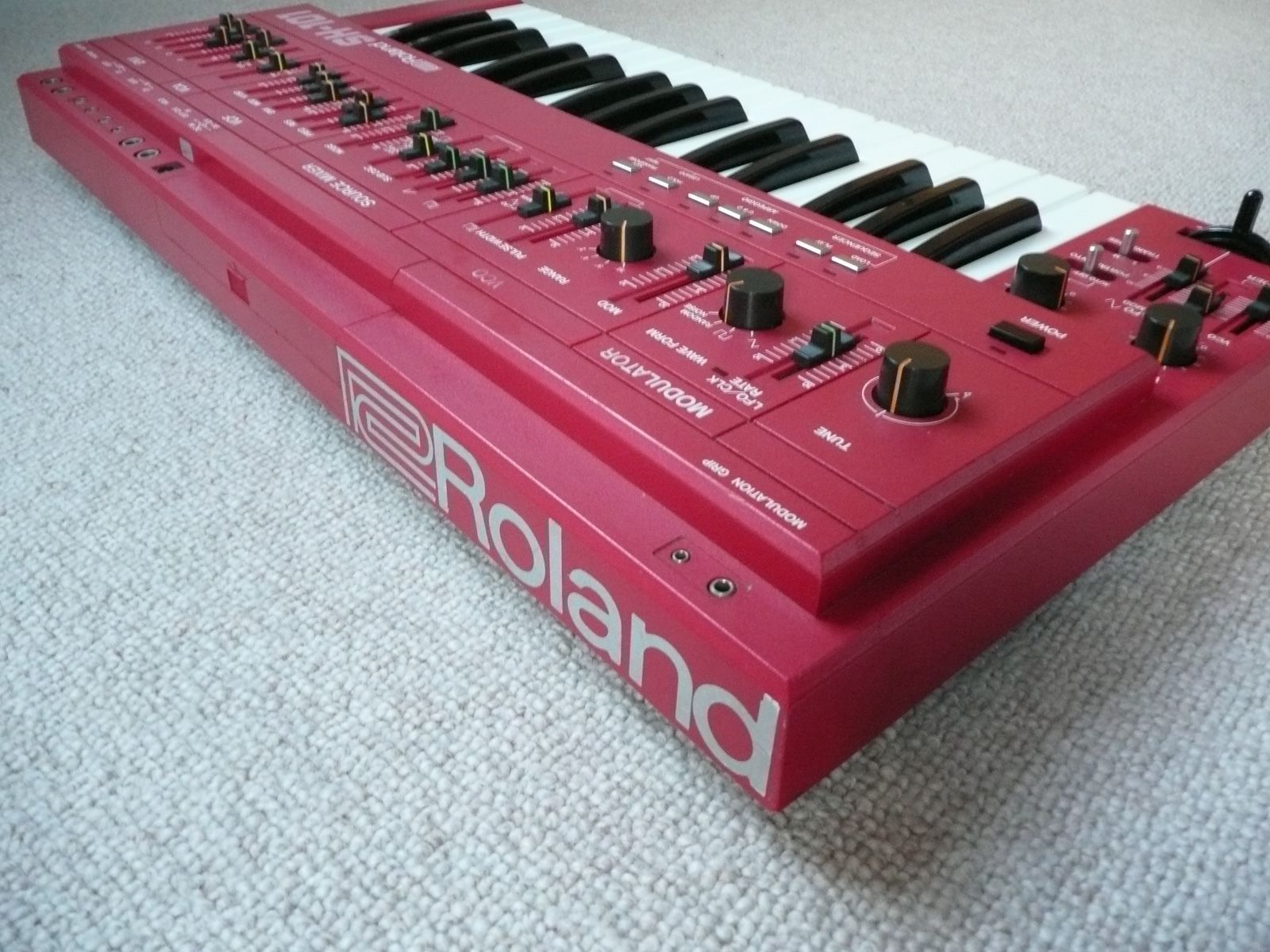 MATRIXSYNTH: Red ROLAND SH-101 VINTAGE SYNTHESIZER SN 351699