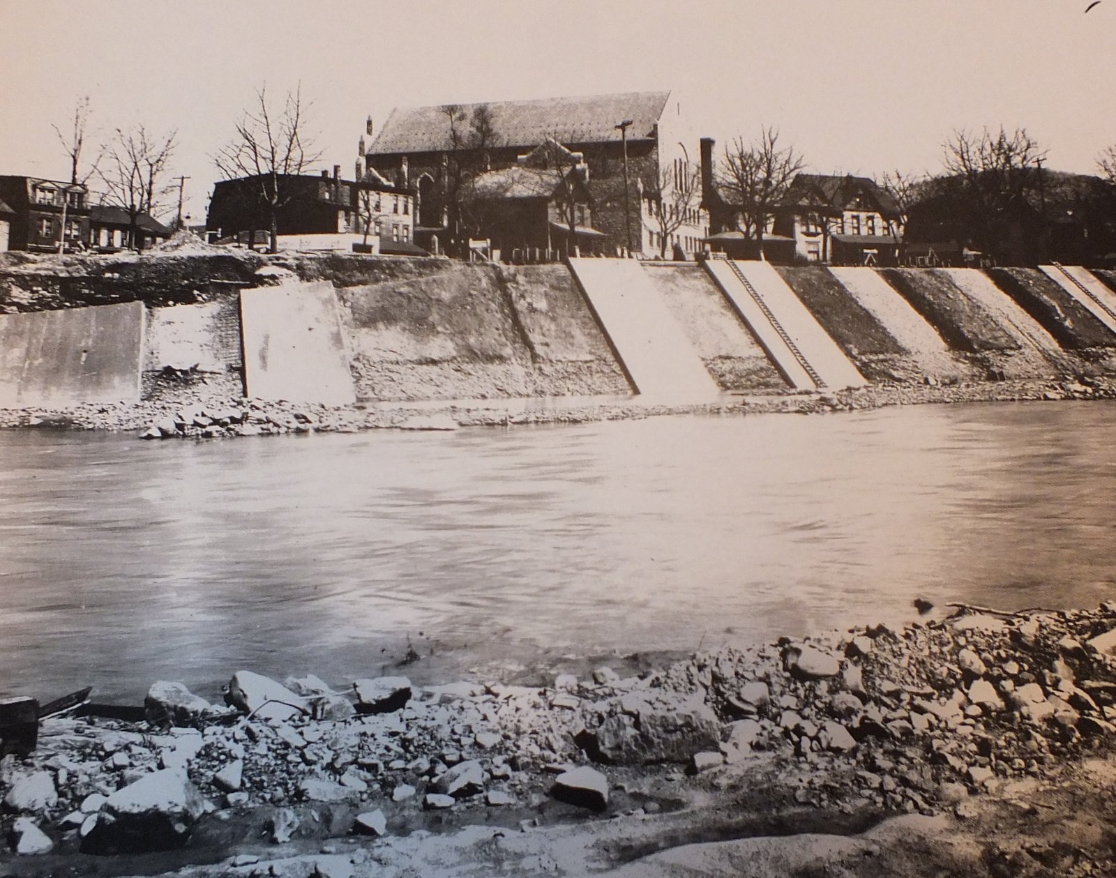 Vintage Johnstown: River Wall Construction