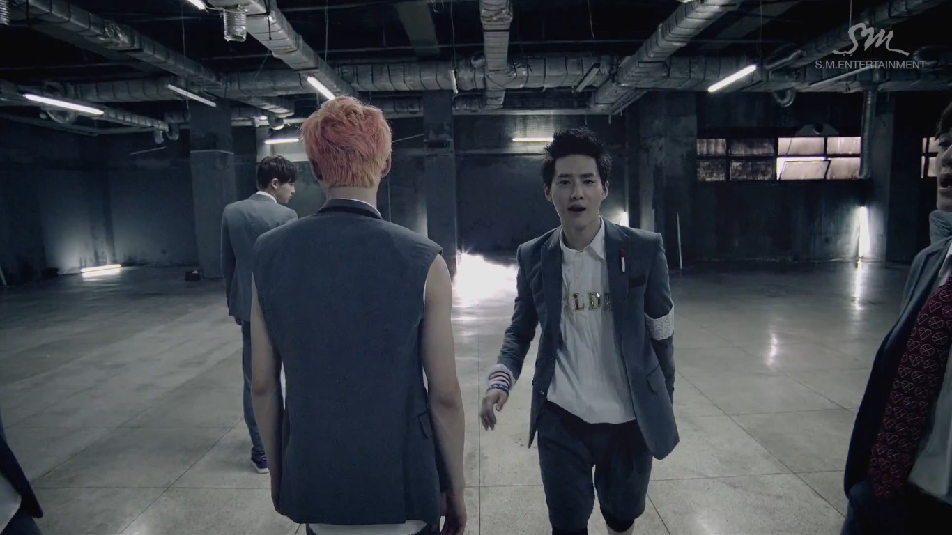 Star The World: Exo Growl