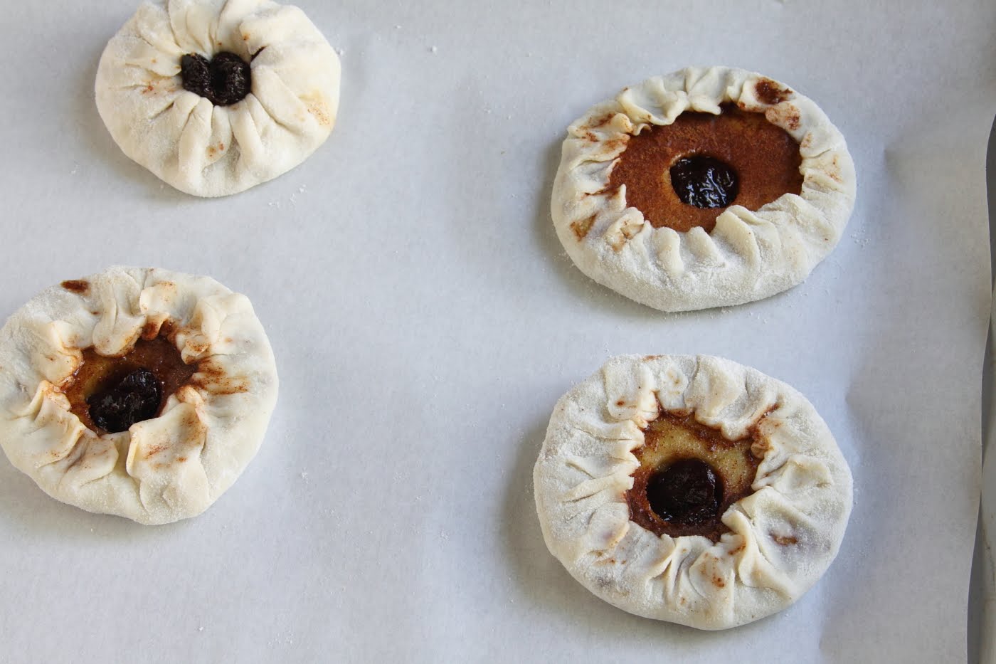 ShowFood Chef: Apple Ring Tarts - Simple Saturday