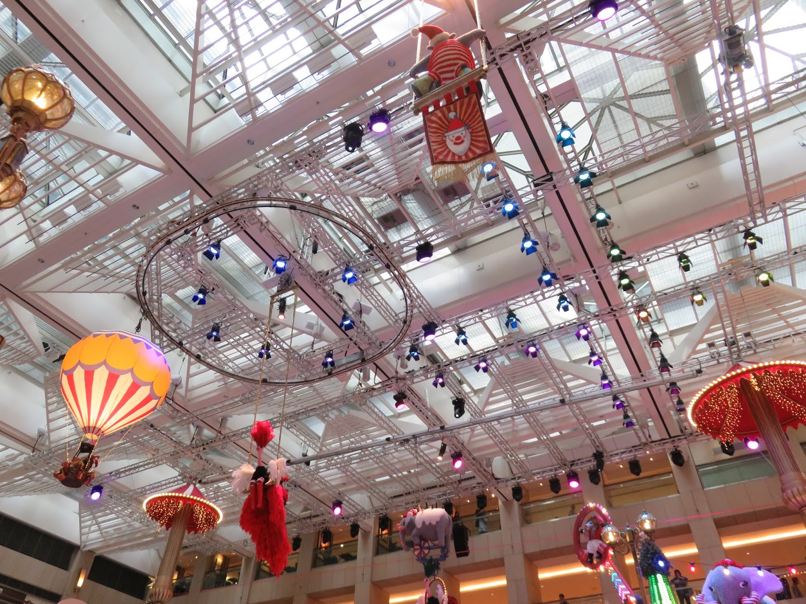 Kee Hua Chee Live!: MERRY CHRISTMAS FROM THE LANDMARK, THE POSHEST ...