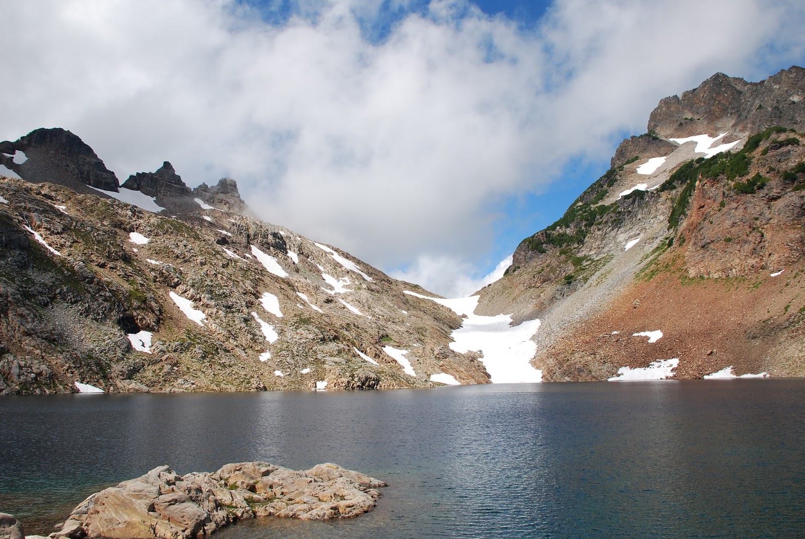 Hiking Gothic Basin to Foggy Lake