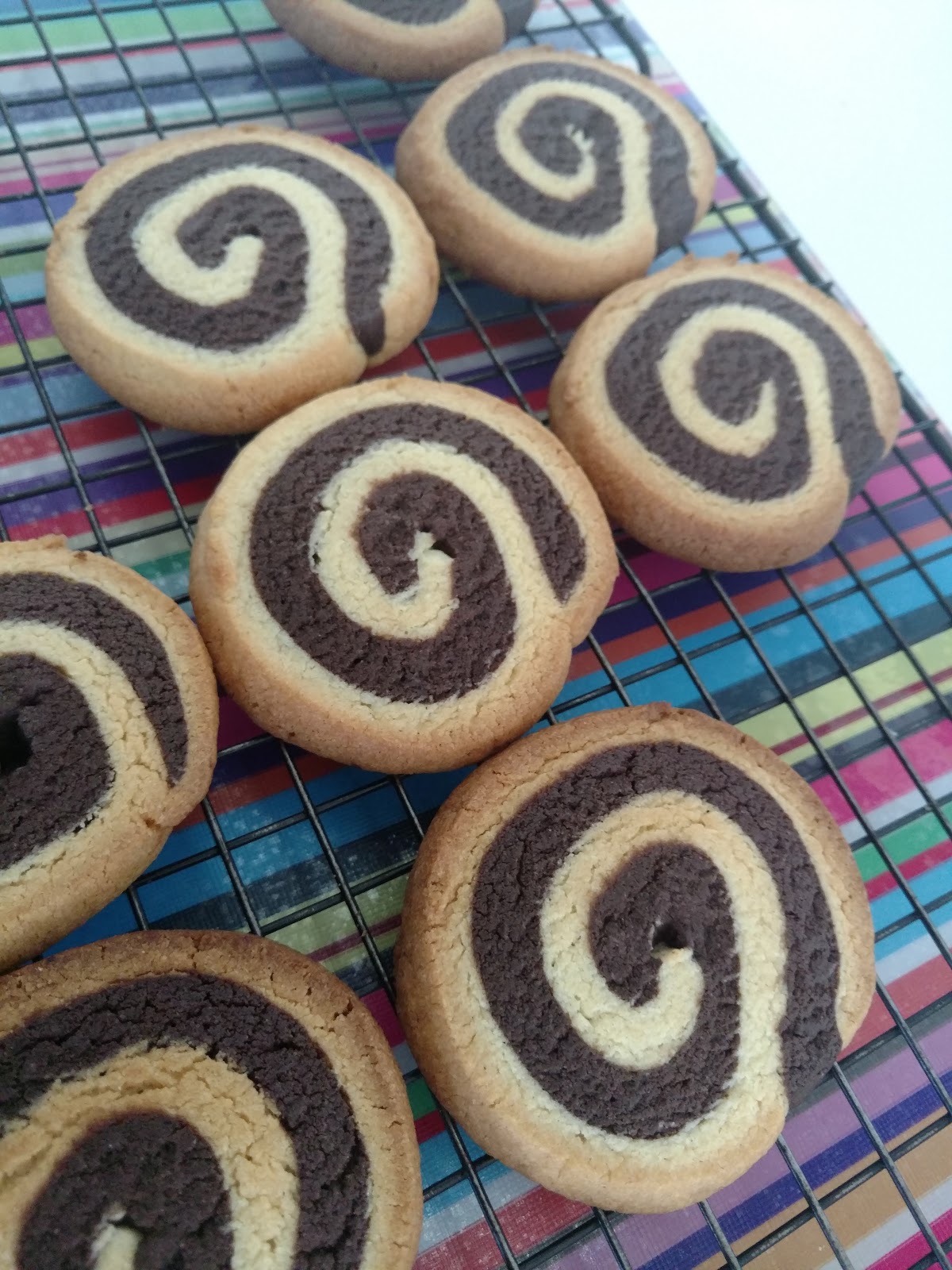 Mad Hatter's Tea Party: Chocolate & Vanilla Pinwheel Swirl Biscuits