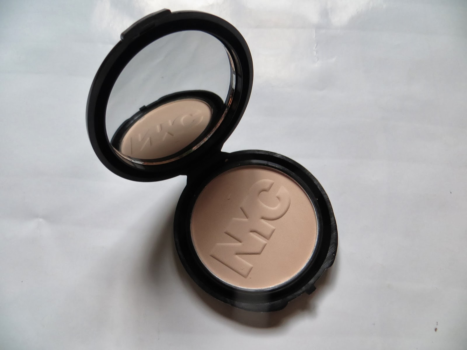 Undercover Unicorns: Review: NYC Smooth Skin pressed powder and cover ...