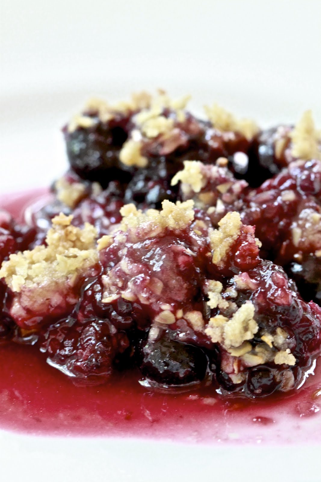 Epicurean Mom: Berry Crumble {Blueberry Season}