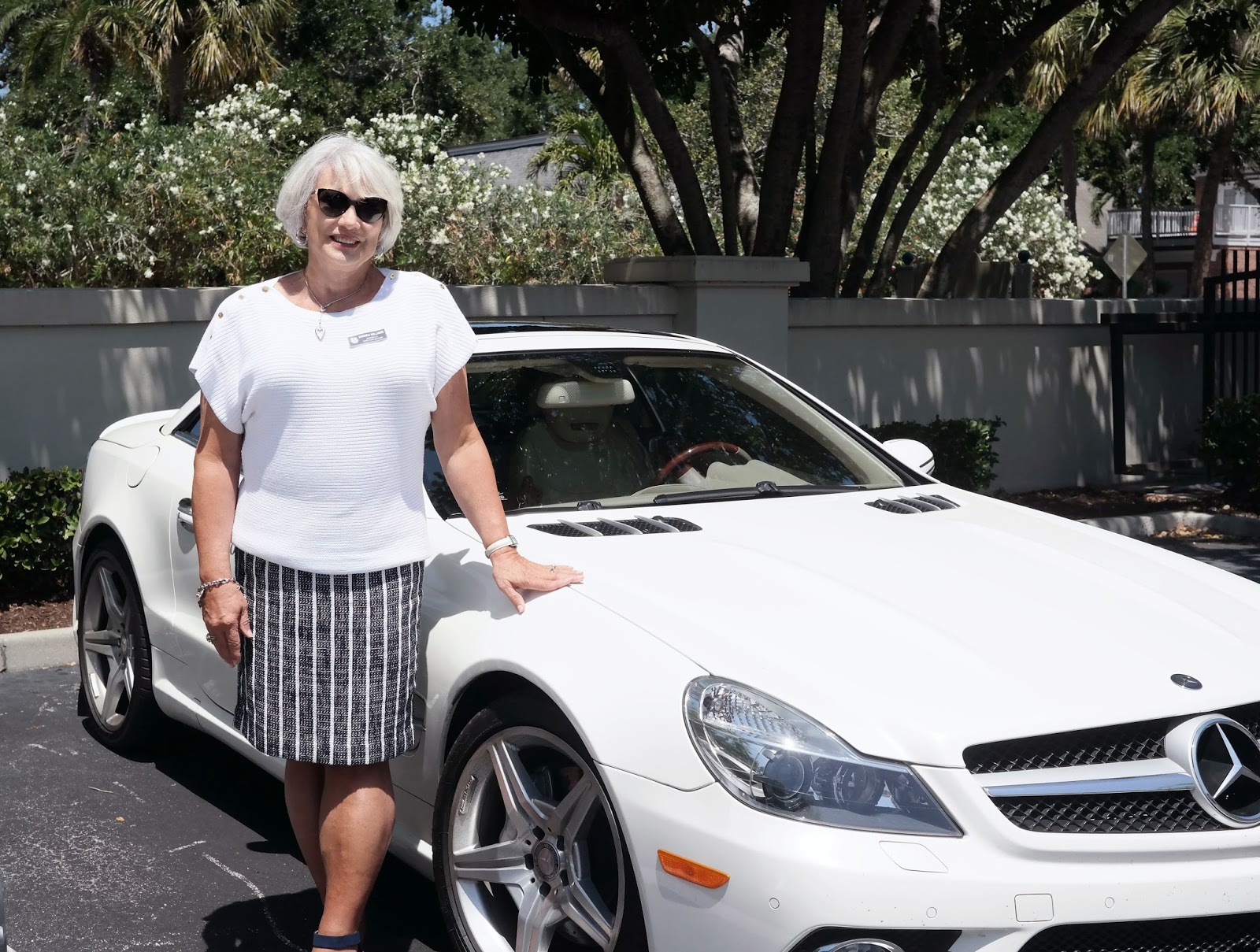 Rhonda's Escape: Cars in Pairs and Lunch at the Club