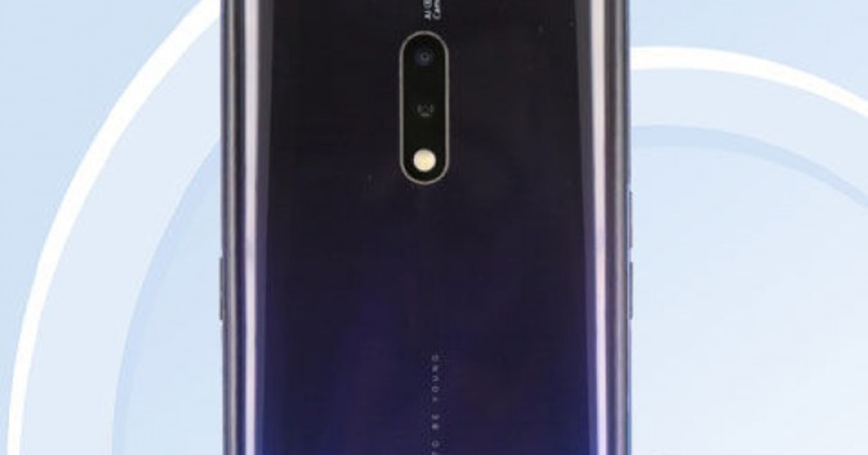 Realme RMX1901 spotted in TENAA with stylish gradient design