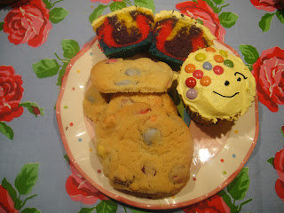 The more than occasional baker: Rainbow Pudsey Cupcakes and Smarties ...