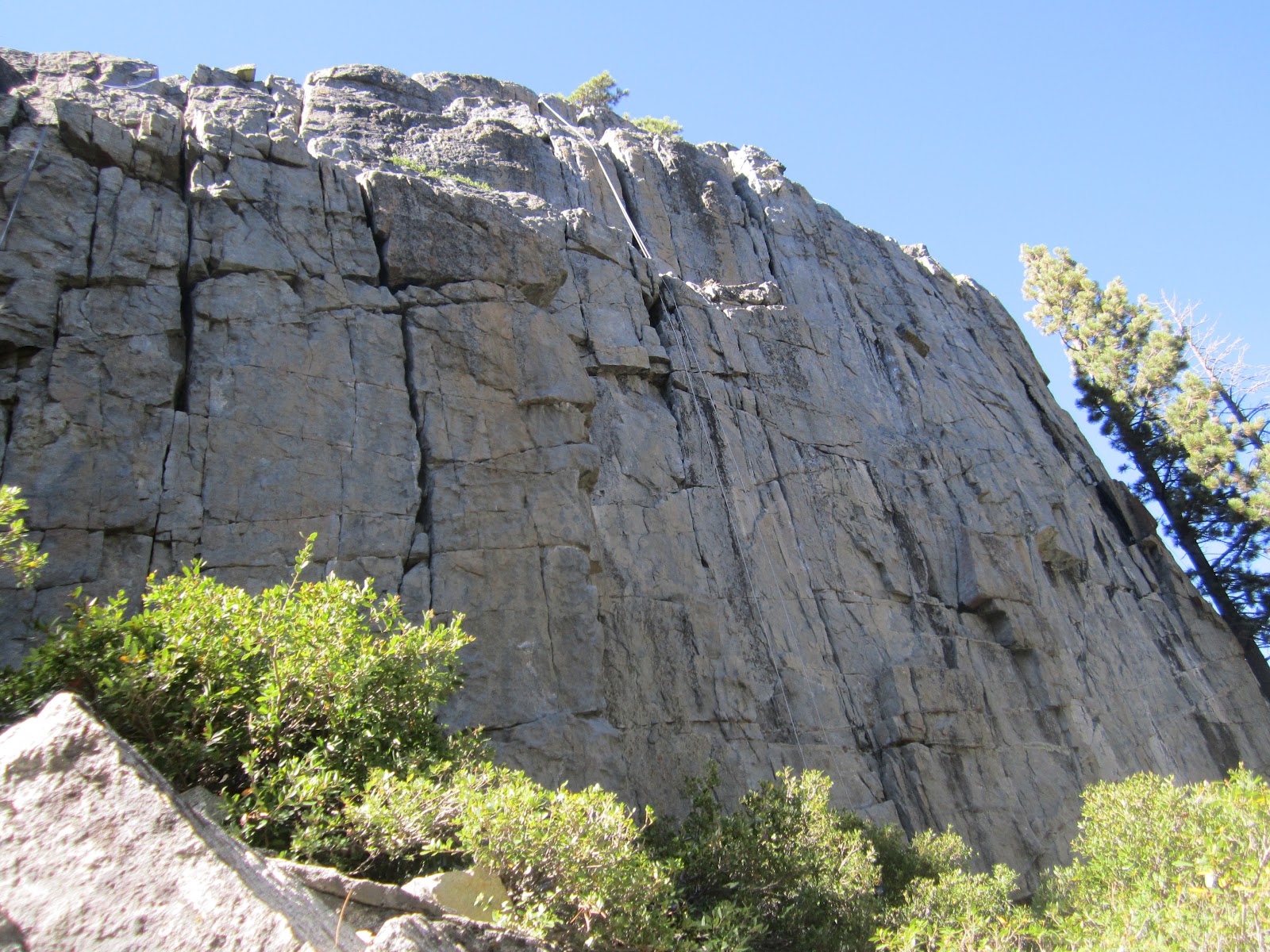 Bay Area Climbing - All Things Beta!: Lake Tahoe: 90 Foot Wall