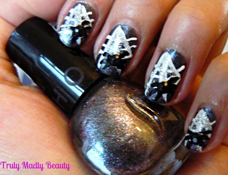 Truly Madly Beauty: Halloween Nails - Creepy Cobwebs!
