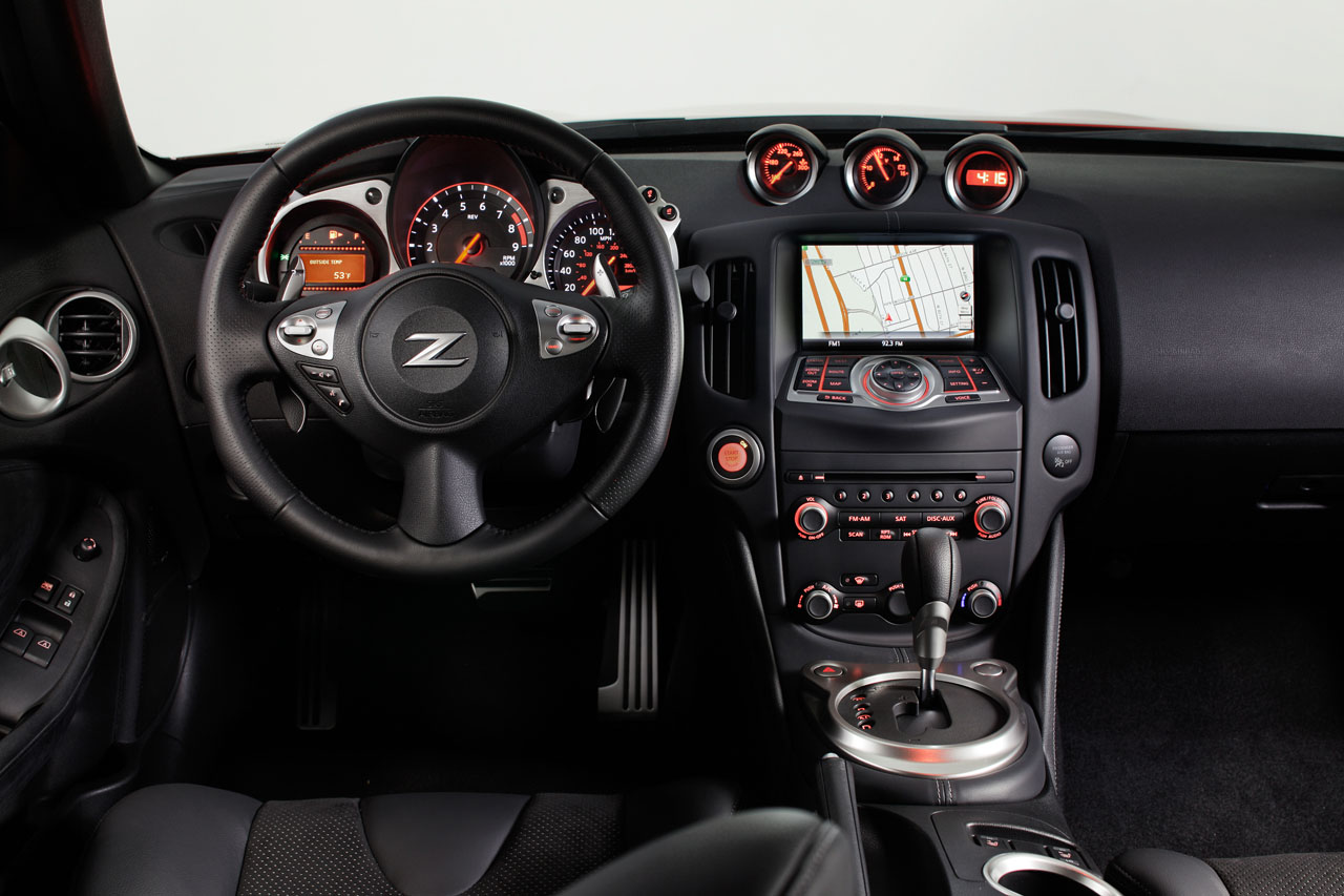 Automotive Car: 2013 Nissan GT-R - Specifications, Pictures, Prices