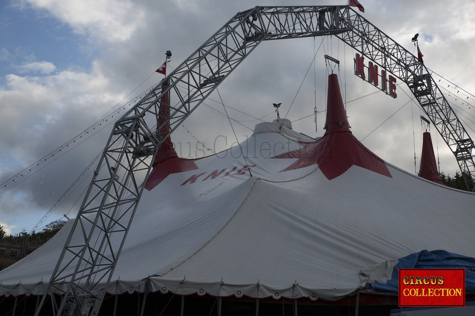 Circus -Collection: Le montage du chapiteau du cirque Knie 2018