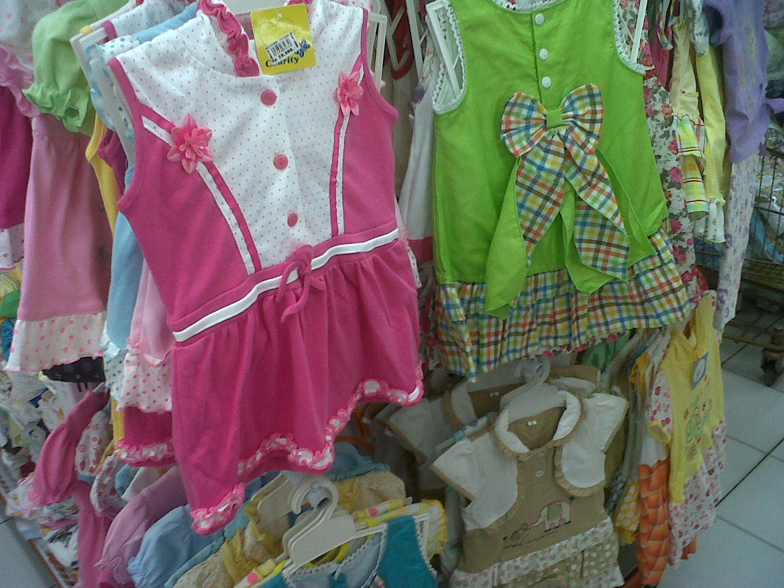 PUSAT GROSIR KAPASAN SURABAYA : DISCOUNT 50% UNTUK SEMUA BAJU ANAK