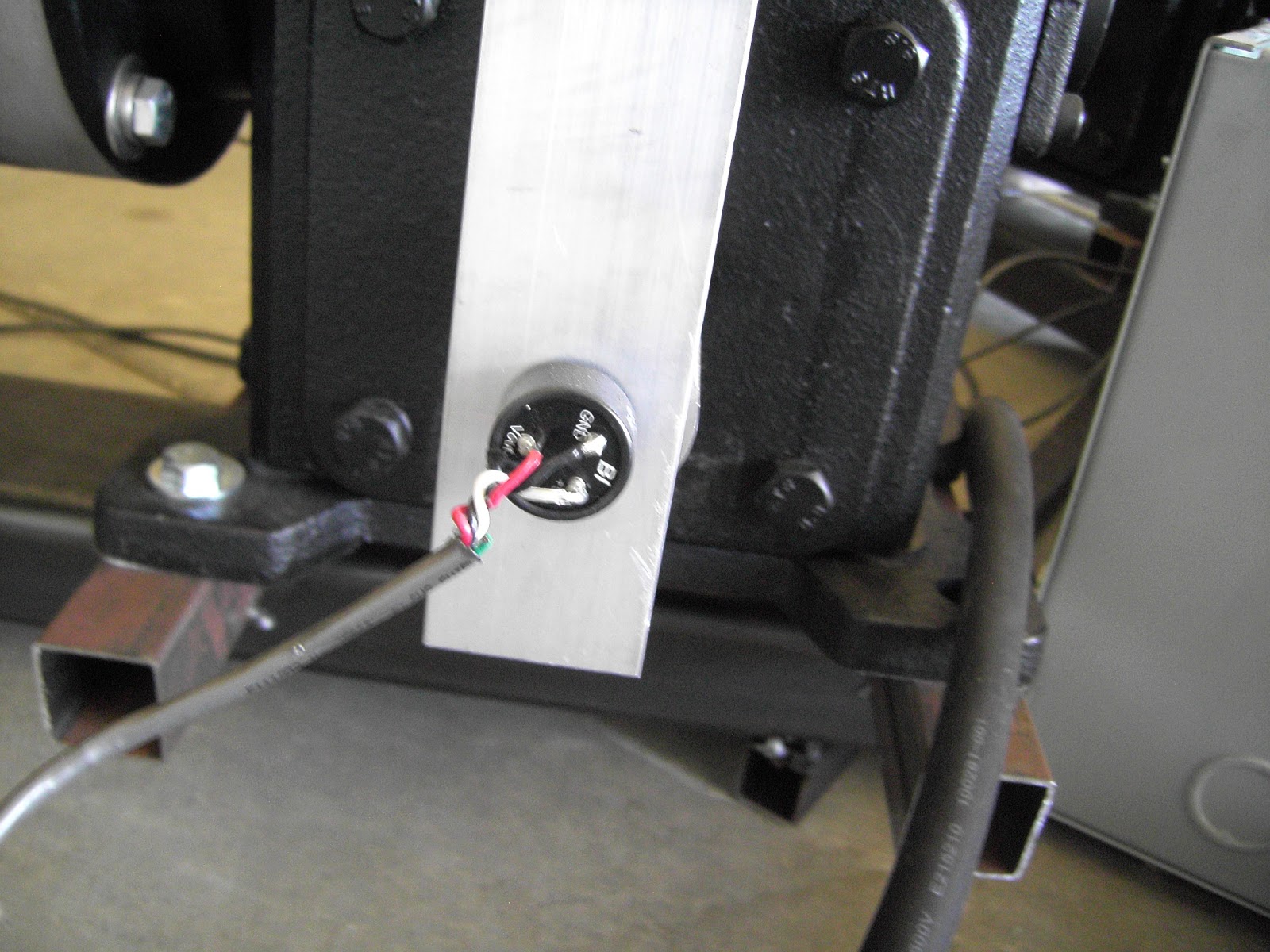 Thanos Motion Simulator Electronics: Close up photos of the 6DOF ...