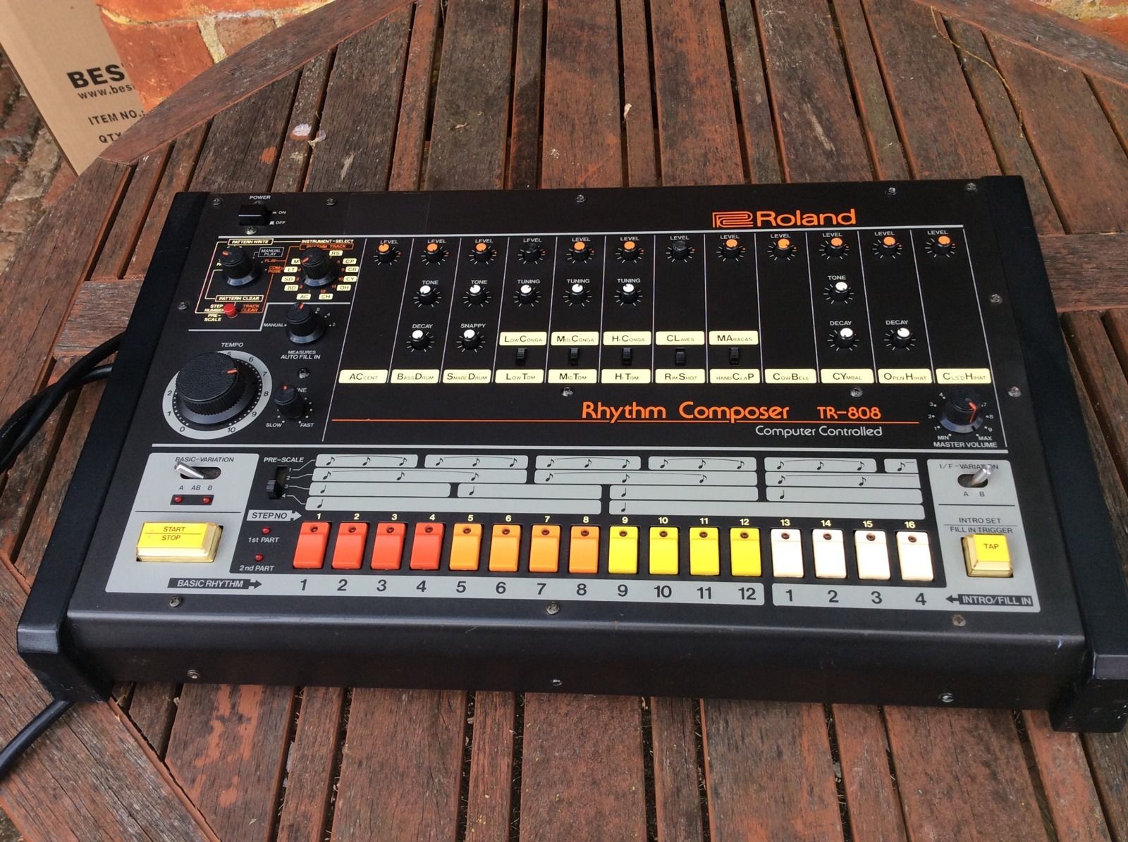 MATRIXSYNTH: Roland TR 808 Drum Machine
