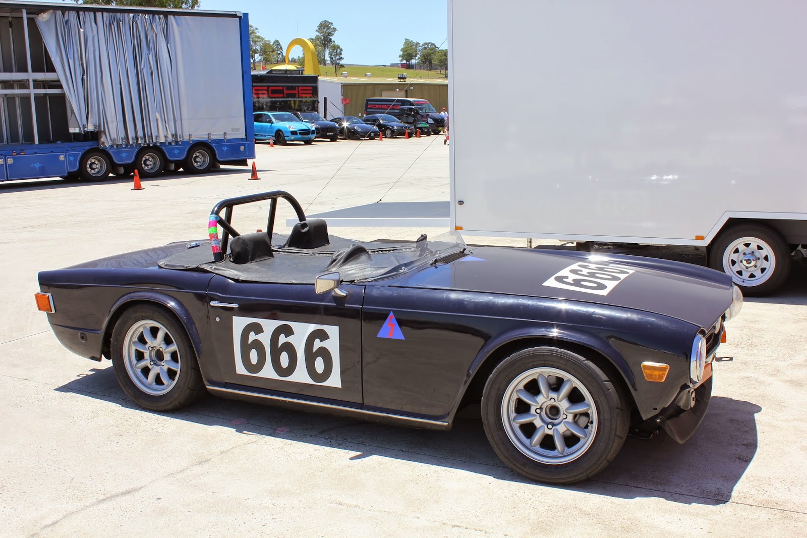 Aussie Old Parked Cars: 1972 Triumph TR6 Race Car