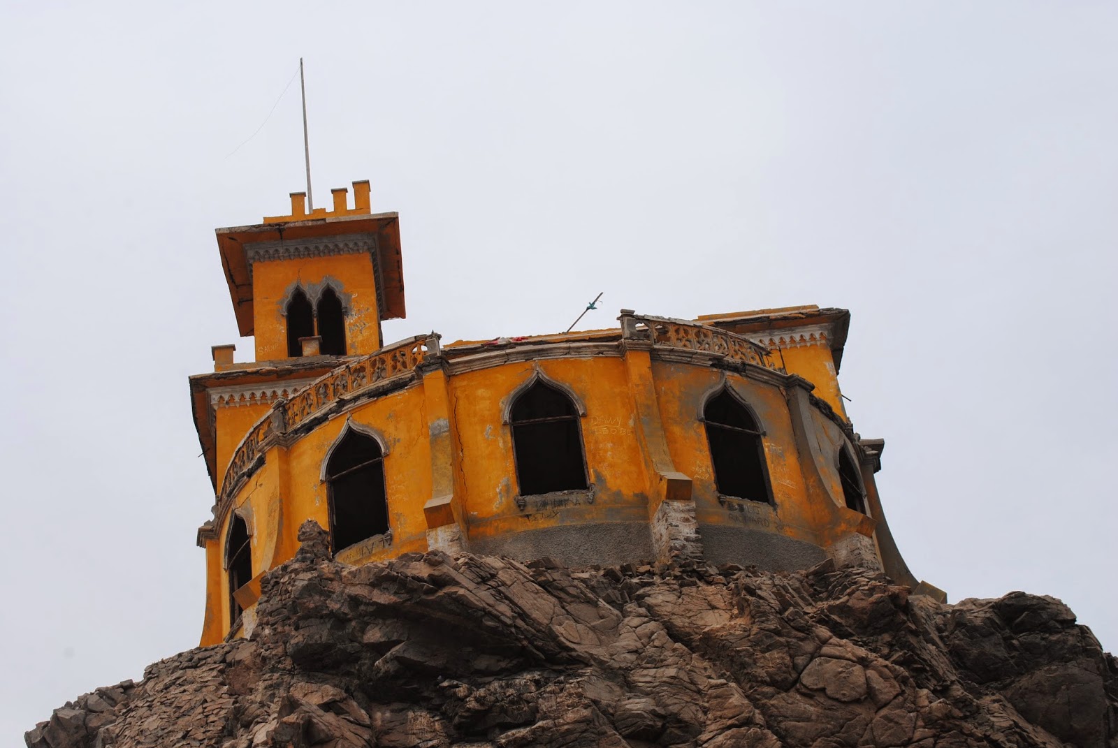 Congresista Gustavo Rondón Fudinaga: SALVEMOS EL CASTILLO FORGA DE MOLLENDO