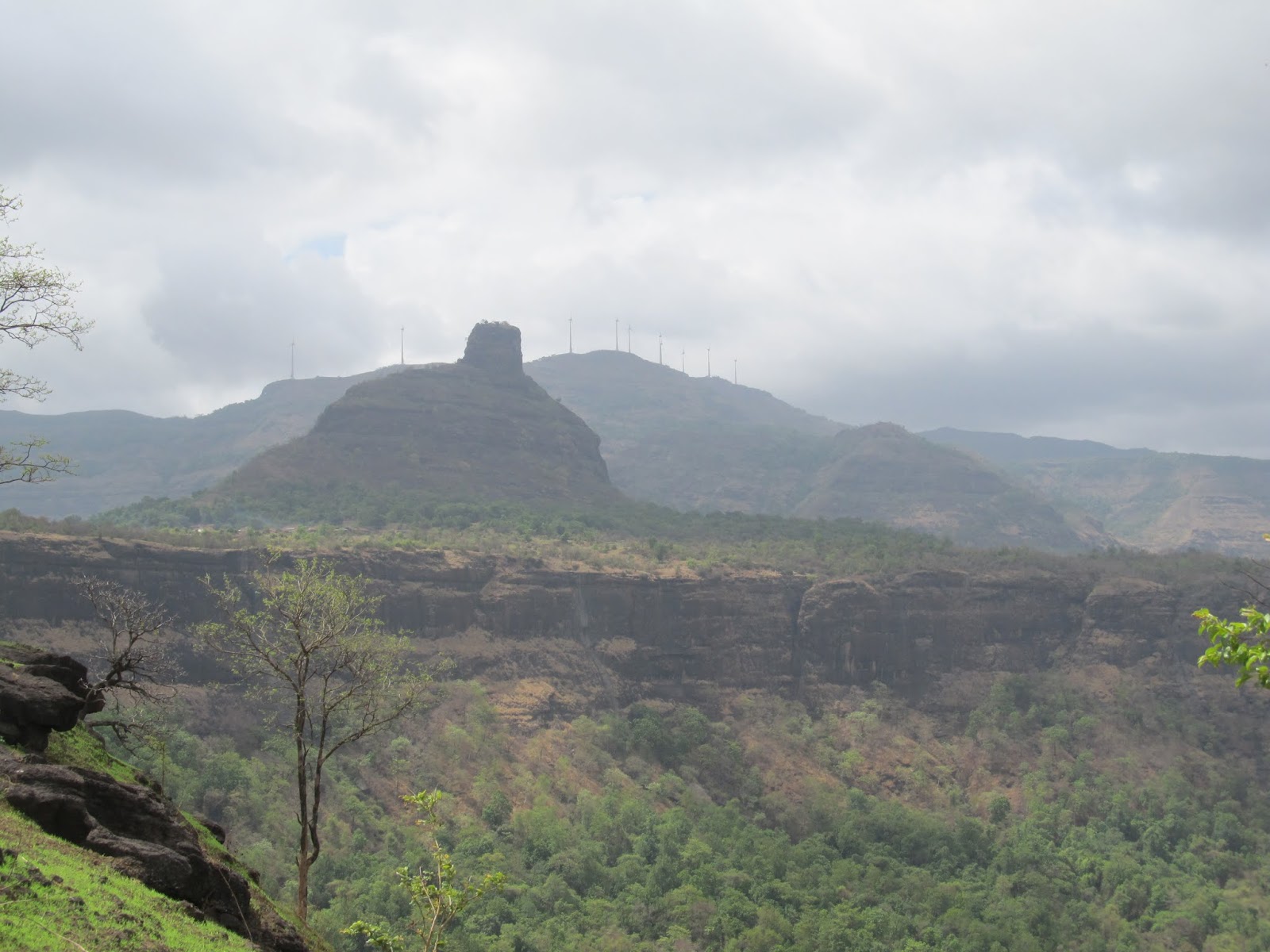 photos of trek trip: Peth fort ( Karjat )