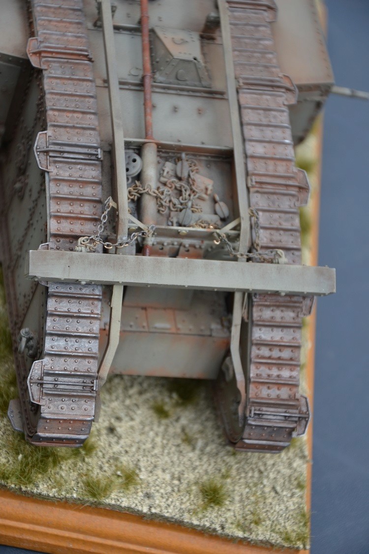 Le char anglais Mark IV "mâle et femelle".