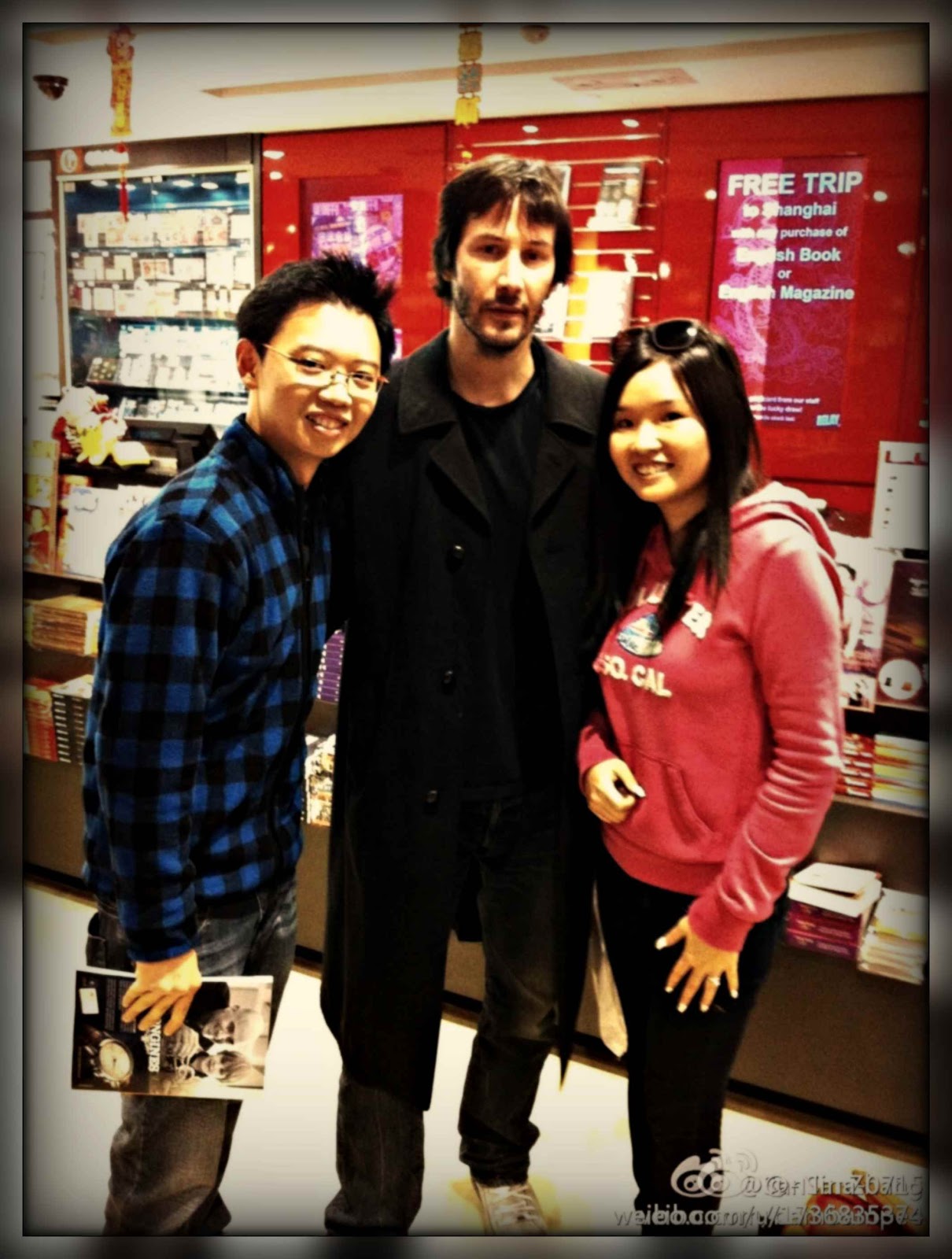 Keanu Reeves: New photos of Keanu fans 12-02-2012