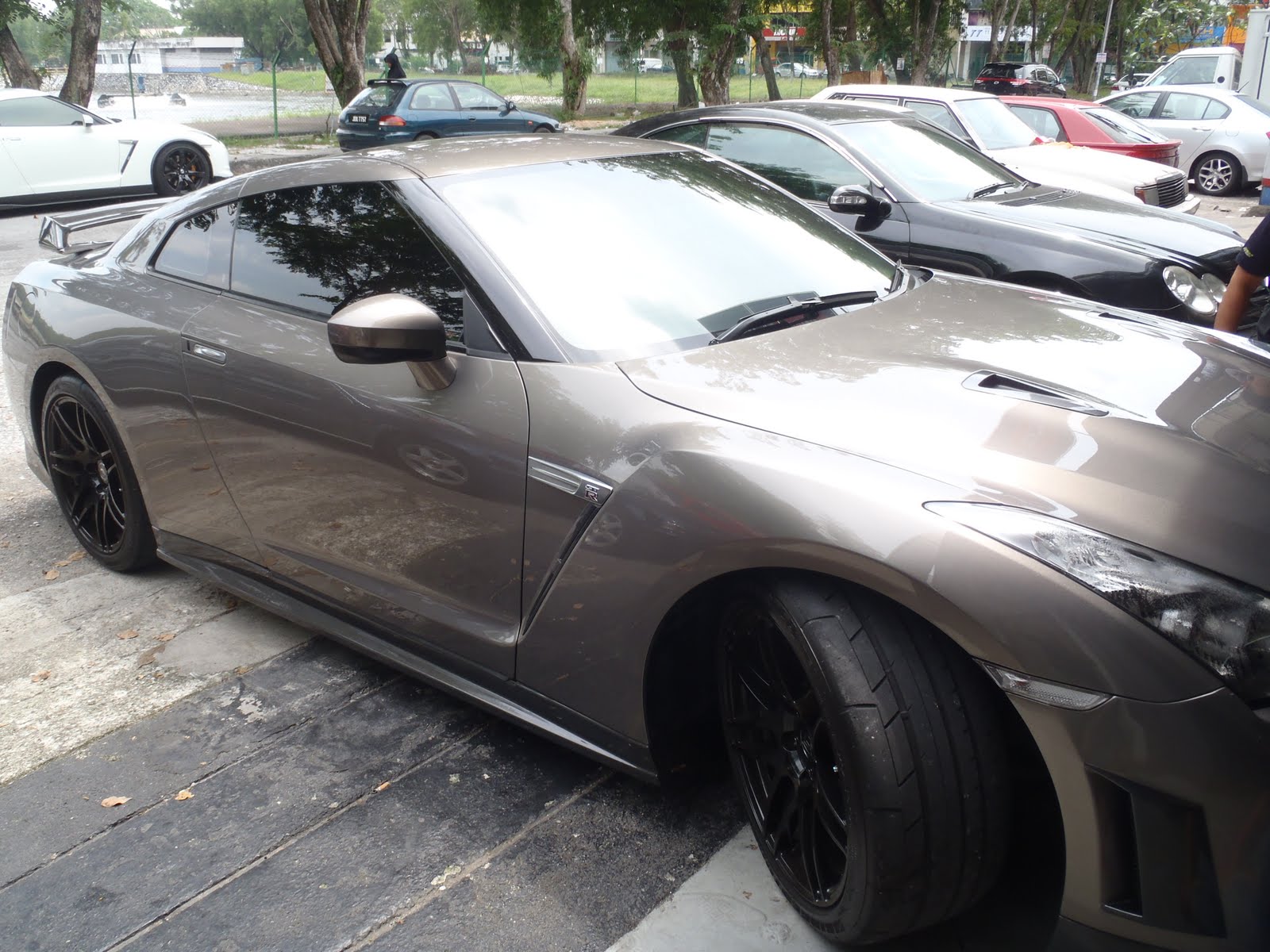 Nissan GTR with veilside bodykit ~ Auto Trans Mobile