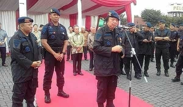 Bos Mayapada Sri Tahir (Ang Tjoen Ming), Warga Kehormatan Brimob ...