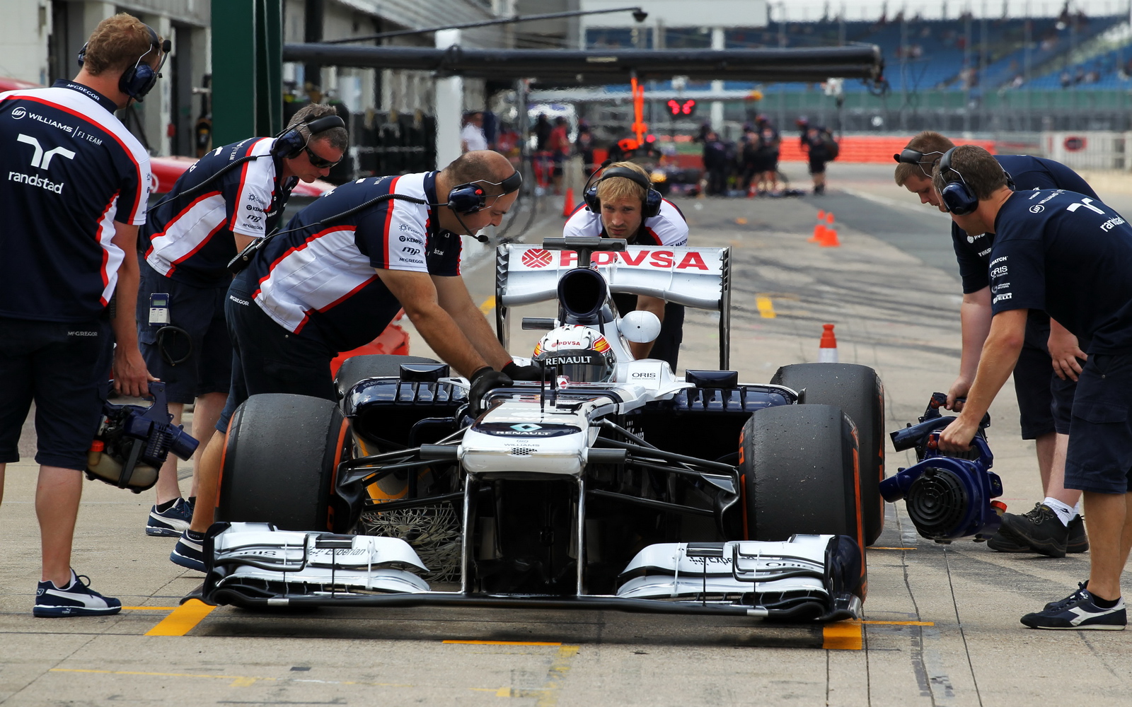 2013 SILVERSTONE TEST: DAY 1 IN HIGH RESOLUTION IMAGES - FORMULA 1