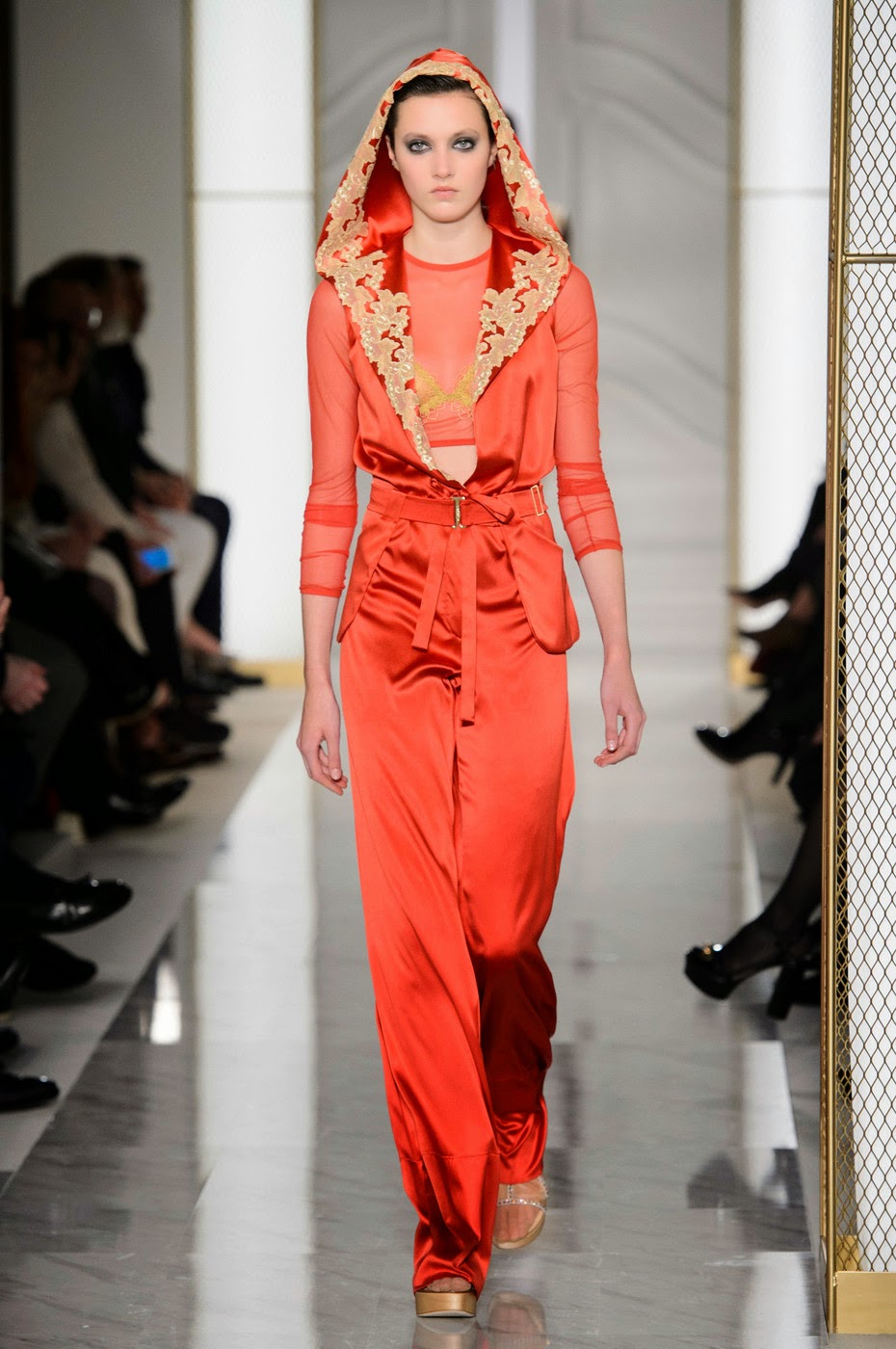 Fashion Show: La Perla Haute Couture Spring 2015