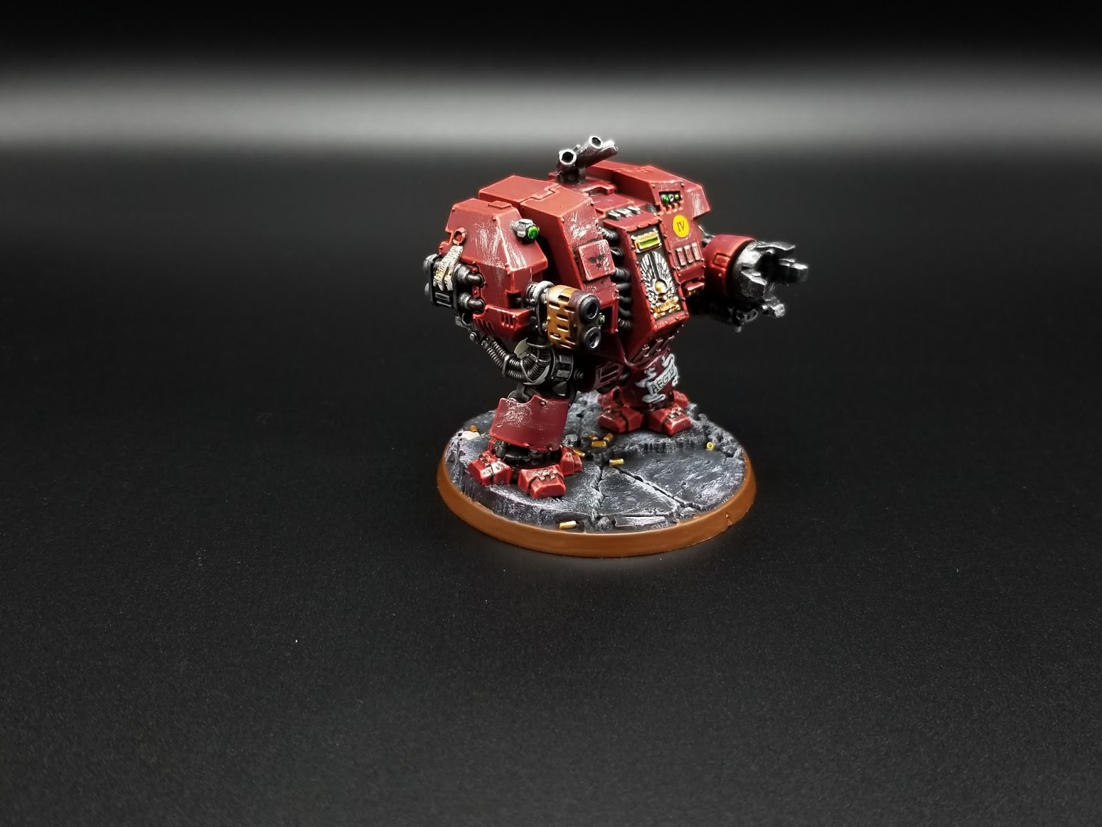 Tigurius's Omnis Arcanum Models: Blood Raven Dreadnought