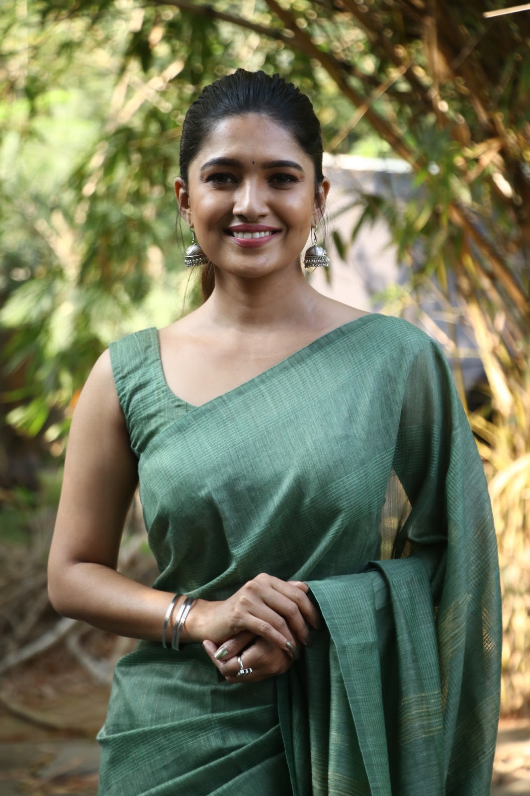 Actress Vani Bhojan saree stills at Oh My Kadavule Success meet