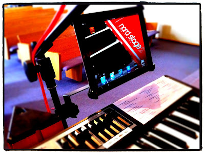 A MERGING OF 2 PASSIONS: WORSHIP & TECHNOLOGY: My Keyboard Rig