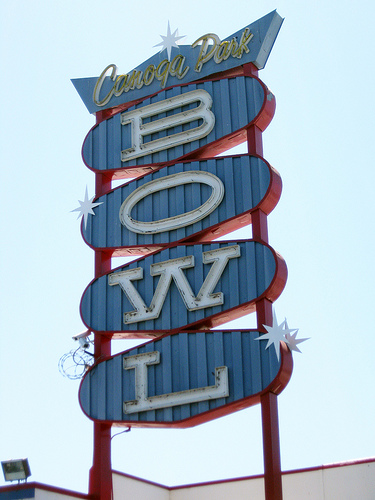 Hung Up On Retro: Retro Bowl Signs