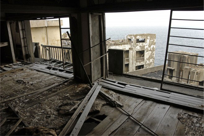 H.I.A.T. - Hey, I abandoned that!: The story of Hashima Island