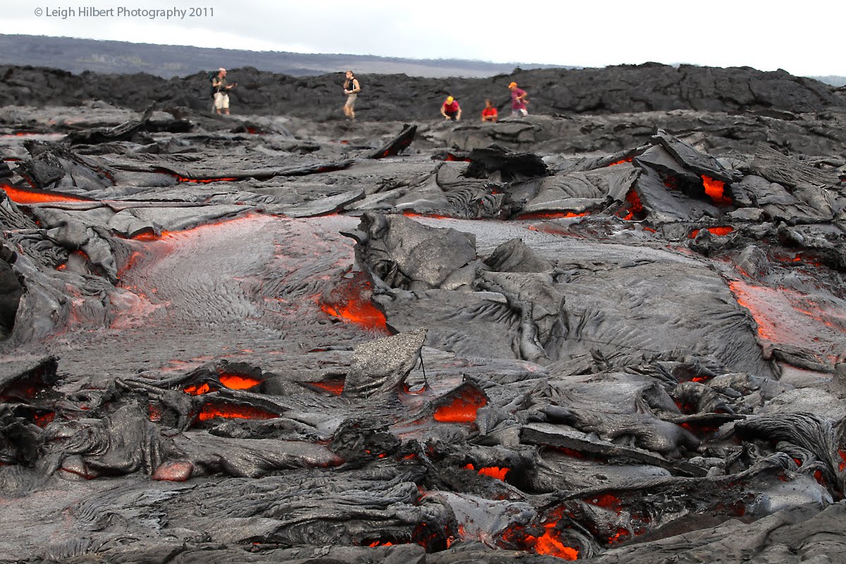 HAWAIIAN LAVA DAILY: Royal Gardens lava flow reaches the ocean 2-miles ...